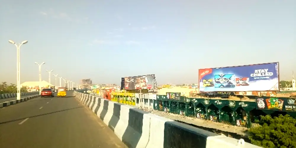 Unipole - Warri Effurun Roundabout Opposite Shoprite Facing Traffic ...